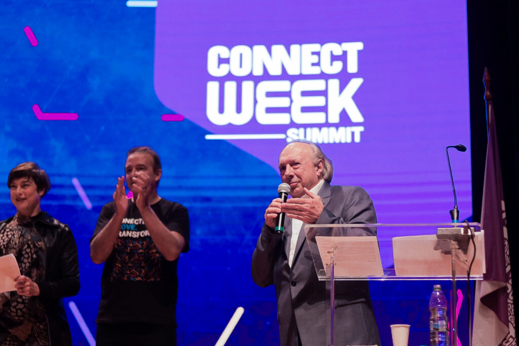 Inovação em Foco: Odacir Antonelli é Reconhecido no Connect Week Summit ...